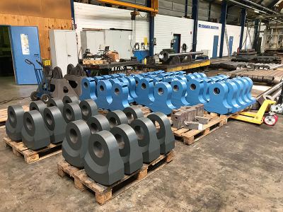 Wear parts for recycling and mineral processing - Stahlwerk Augustfehn Schmiede GmbH & Co. KG