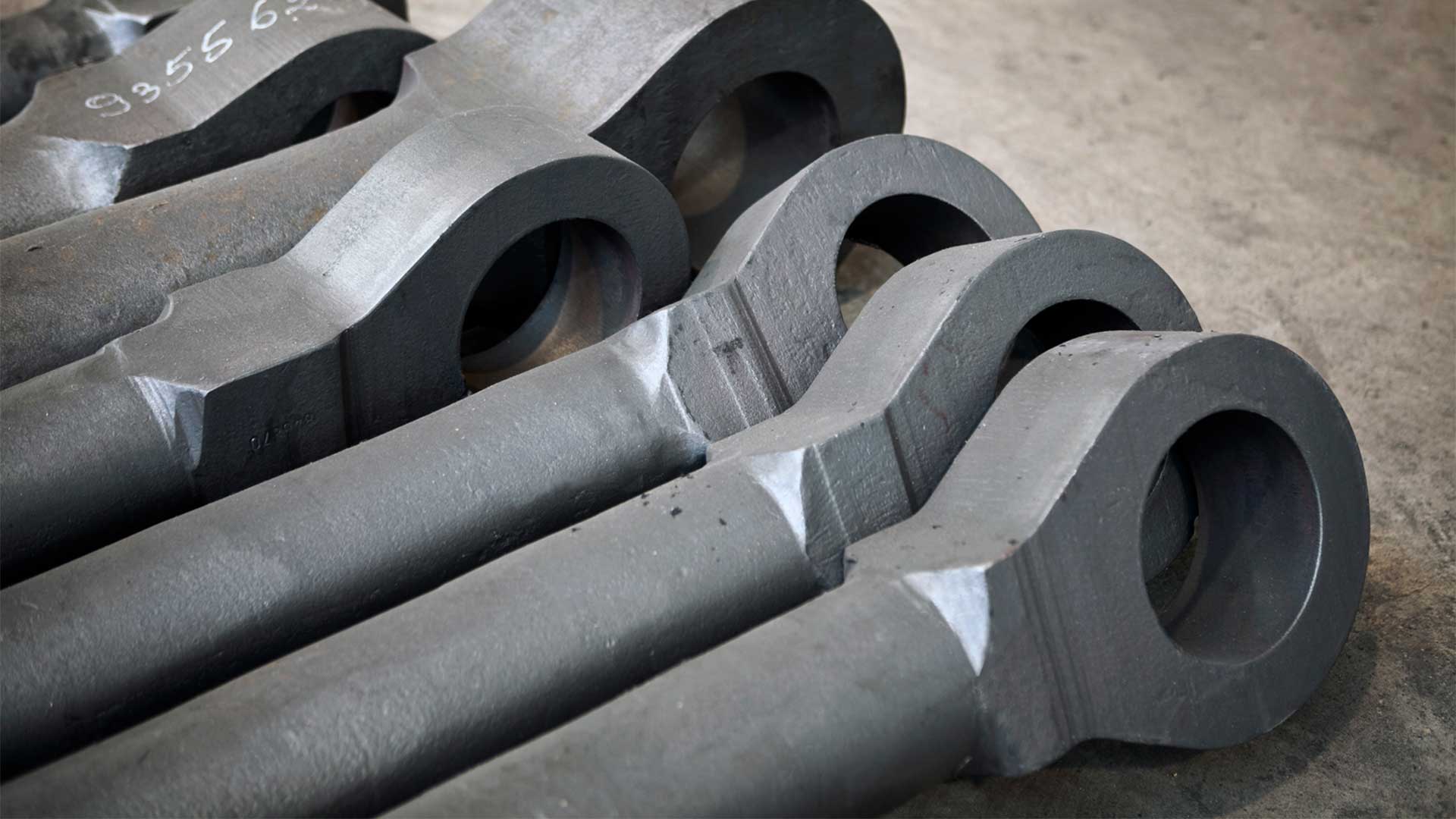 Piston rods, tensile rods and coupling rods - Stahlwerk Augustfehn Schmiede GmbH & Co. KG